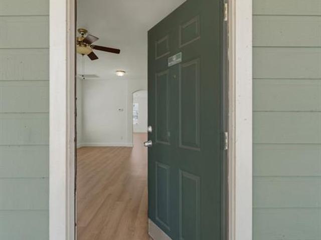 9810 Walnut Hill Drive