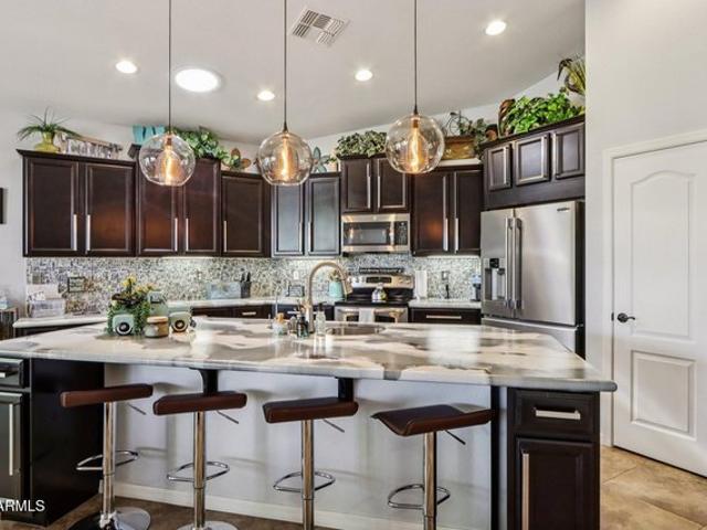 9811 S 2nd Pl, Phoenix, AZ 85042