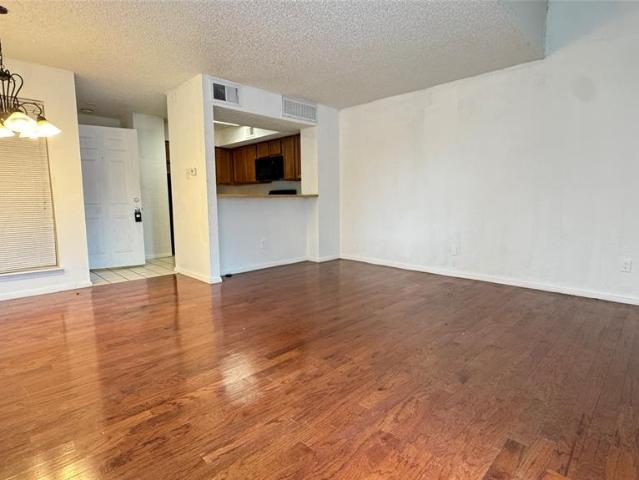 9811 Walnut St, Unit F207, Dallas, TX 75243 | MLS #21332