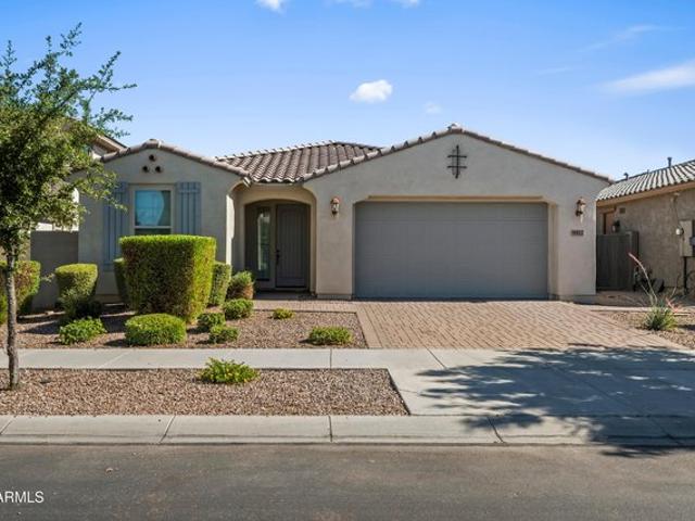 9812 E Radioactive Dr, Mesa, AZ 85212