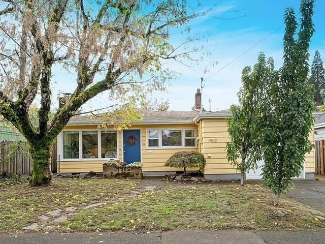9812 SE Reedway St, Portland, OR 97266