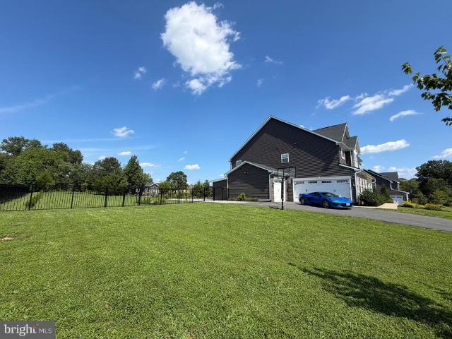 9812 Thoroughbred Road