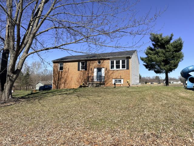 9812 W 900th St N, Elwood, IN 46036 | MLS #22088 | Compass