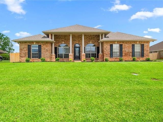 9812 Winchester Dr S, Semmes, AL 36575