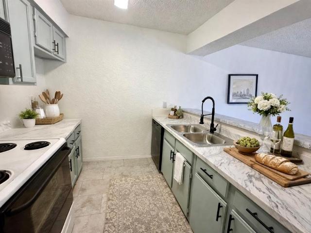 9813 Walnut Street # 302