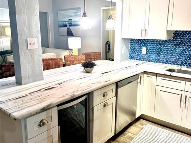 981 8th Ter N, Naples, FL 34102 | MLS #225083