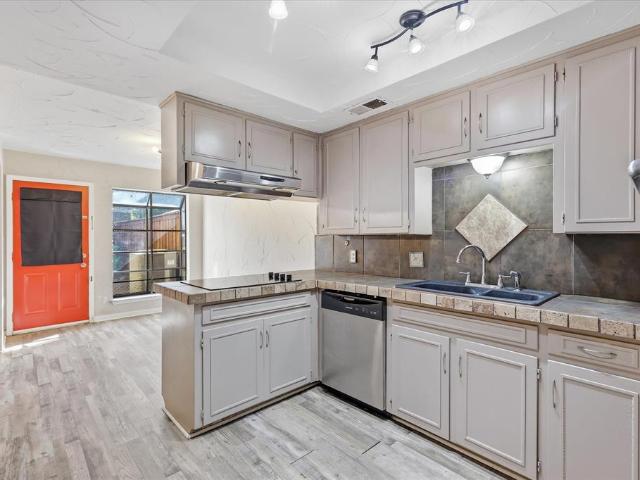 981 Chateau Valee Circle