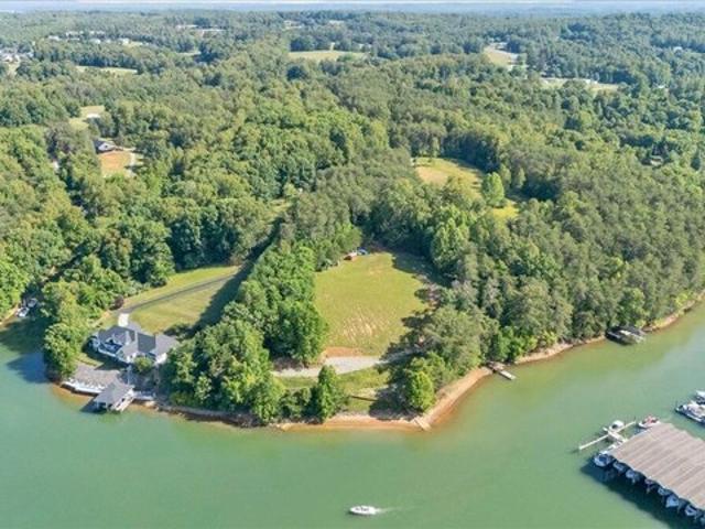 981 Bremble Dr, Moneta, VA 24121