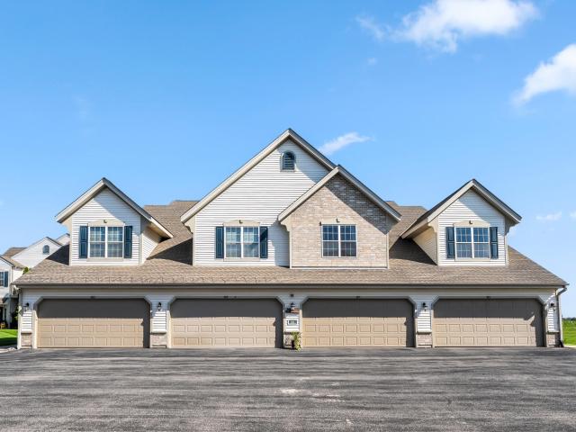 981 Hastings Ct, Unit 202