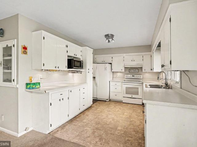 981 Oriole Drive