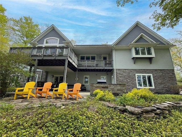 981 Lakeside Dr, Corfu, NY 14036