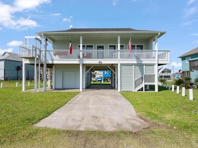 981 S Gateway, Crystal Beach, TX 77650