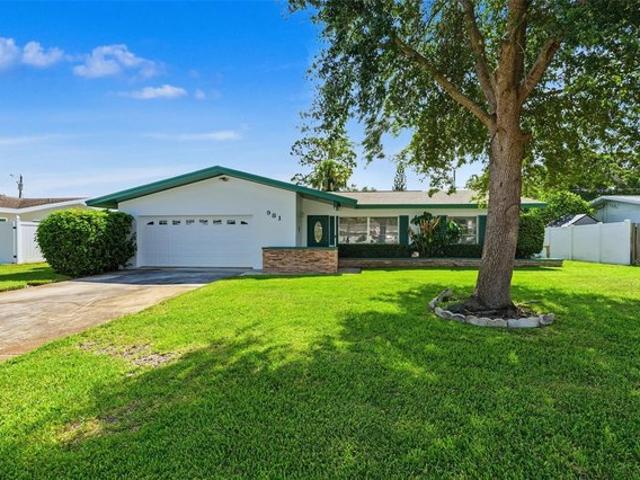 981 Stephen Foster Dr, Largo, FL 33771
