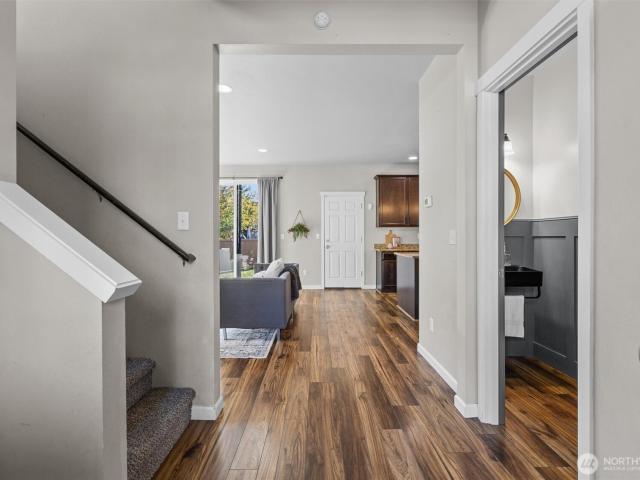 981 Panorama Ridge