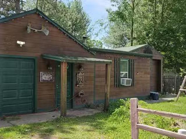 981 W INGHAM RD, SANFORD, MI 48657 Single Family Residence For.