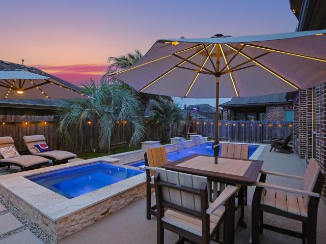 9825 Arrowbrook Lane
