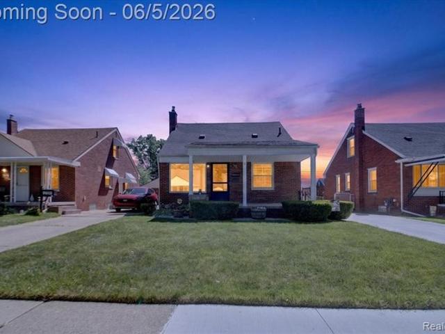 9825 Becker Ave, Allen Park, MI 48101