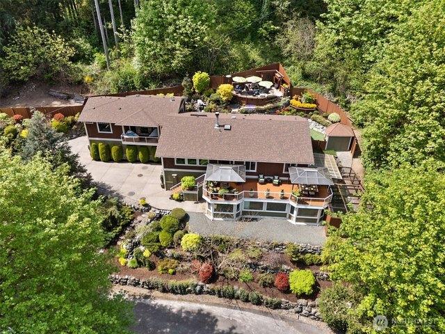 9825 Glory Dr SE, Olympia, WA 98513