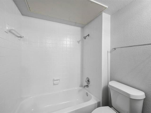 9825 Walnut St, Unit 206, Dallas, TX 75243 | MLS #21297