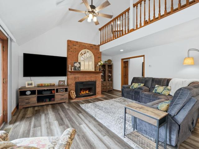9827 Crown Point Drive