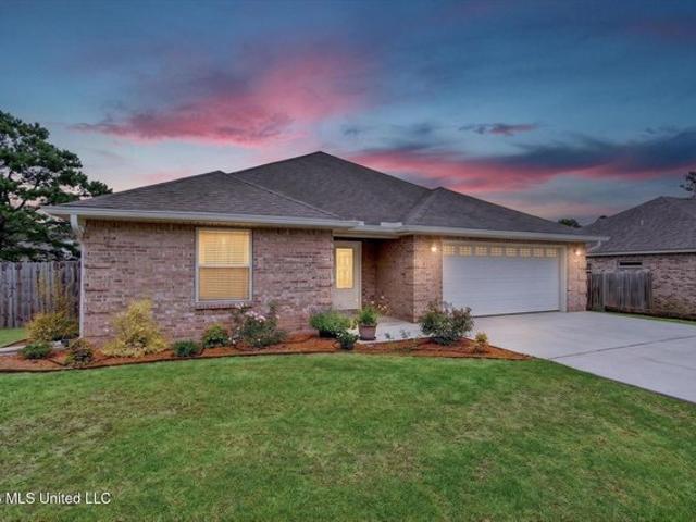 9827 Kalae St, Diamondhead, MS 39525