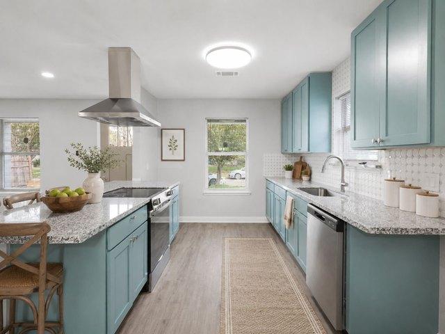 9827 Shive Dr, Houston, TX 77078