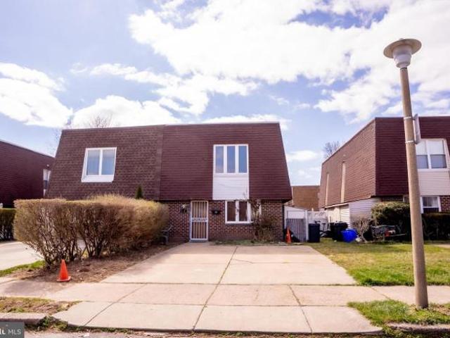9828 Bonner St, Philadelphia, PA 19115