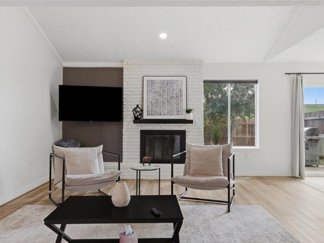9828 Hefner Village Drive