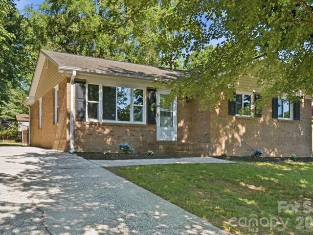 9828 Starwood Dr, Charlotte, NC 28215