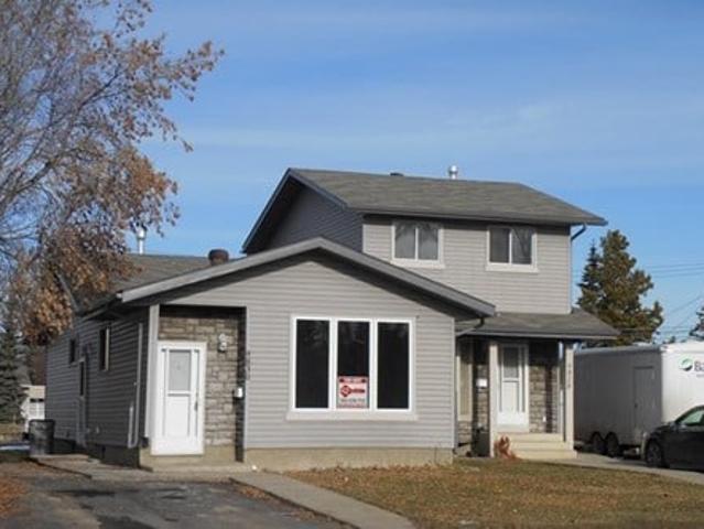 9828 108 Avenue 3 Bedrooms, 1.5 Bathrooms