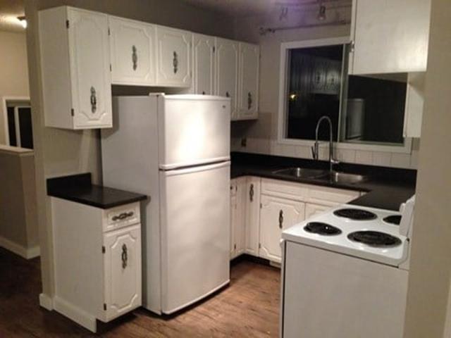 9828 108 Avenue 4 Bedrooms, 2 Bathrooms