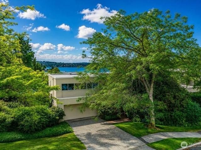 9829 NE 1st St, Bellevue, WA 98004