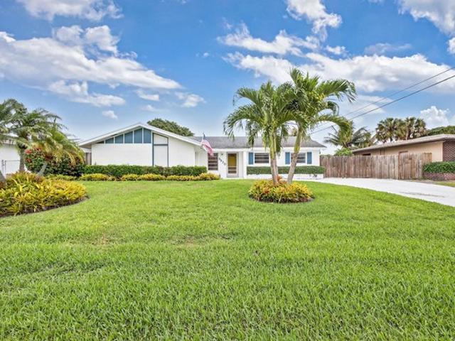 9820 Daisy Ave, Palm Beach Gardens, FL 33410
