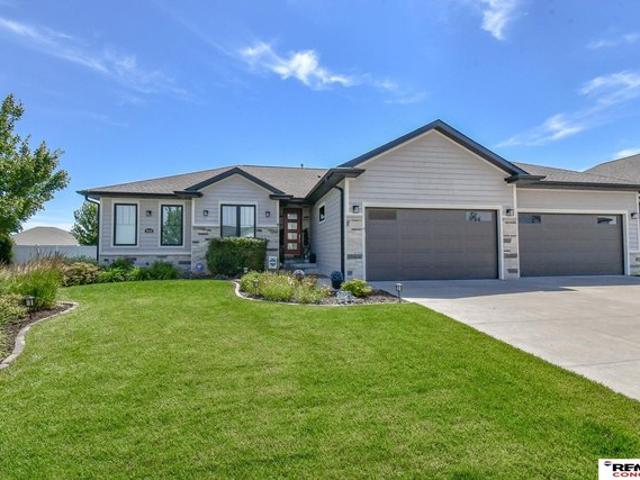 9820 Fairbury Ln, Lincoln, NE 68516