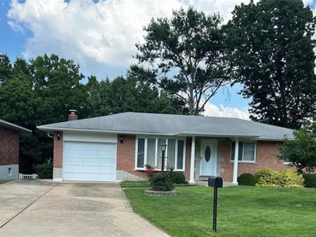 9820 Vera Cruz Dr, Saint Louis, MO 63126