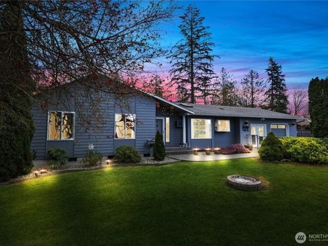 9823 64th Dr NE, Marysville, WA 98270