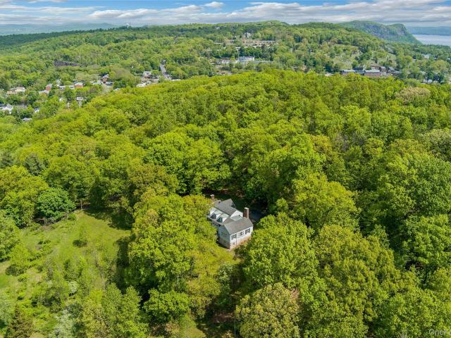 982 Bradley Parkway