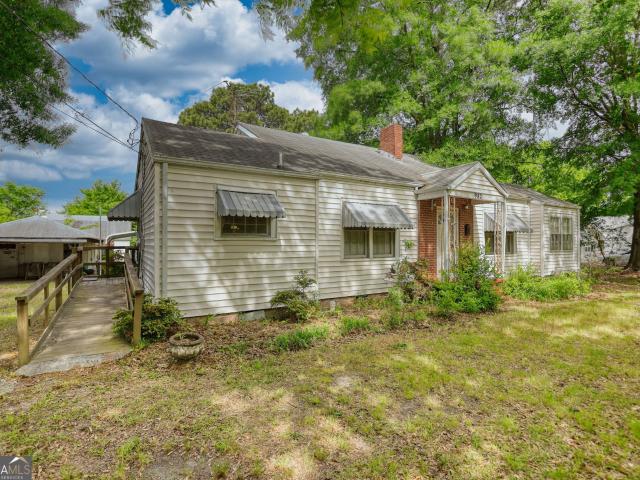 982 Highland Circle SE