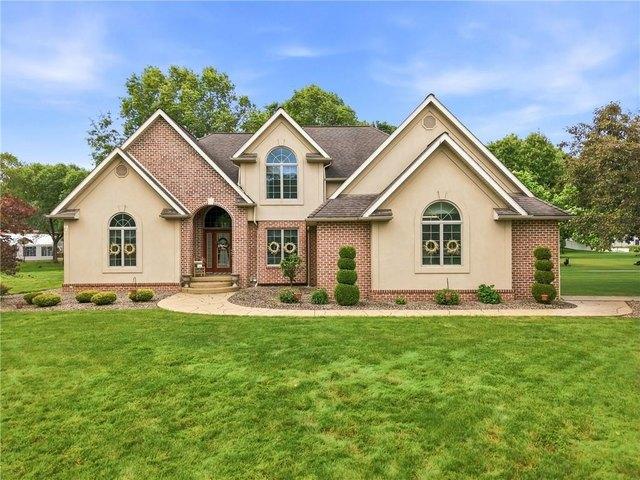 982 Lexington Dr, Hermitage, PA 16148