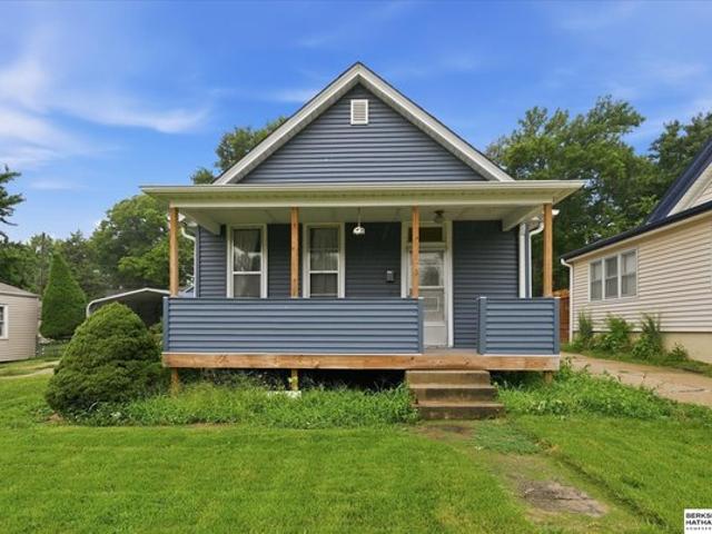 982 S 50th St, Omaha, NE 68106