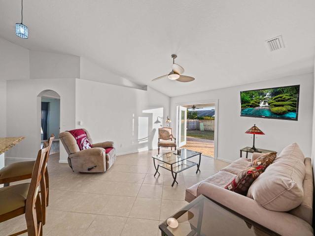 982 SW Worcester Ln, Port St. Lucie, FL 34953 | MLS #R11155