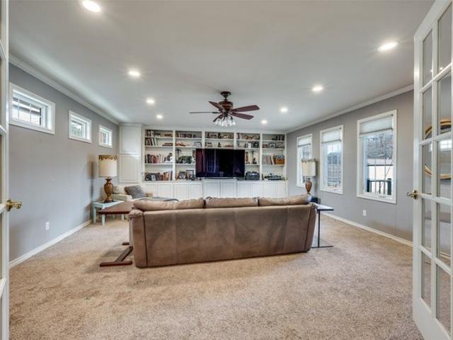 9835 Estate Ln, Dallas, TX 75238