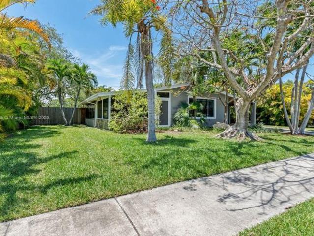 9835 Sterling Dr, Cutler Bay, FL 33157