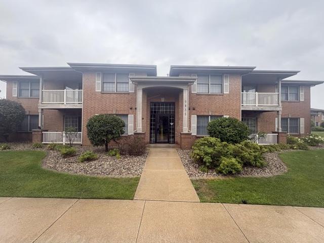 9835 Wildwood Cir Apt 2C, Munster, IN 46321