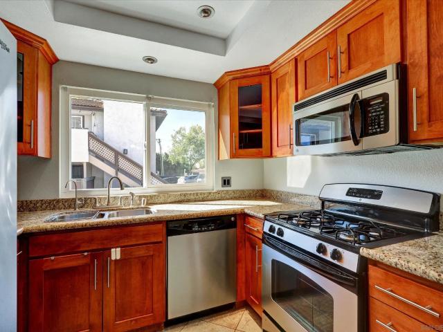 9837 Caspi Gardens Dr, Santee, CA 92071 | MLS #260006 | Compass