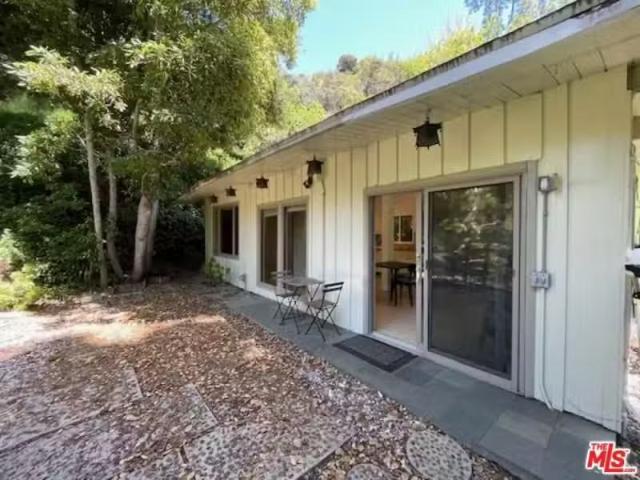9837 Easton Dr, Beverly Hills, CA 90210