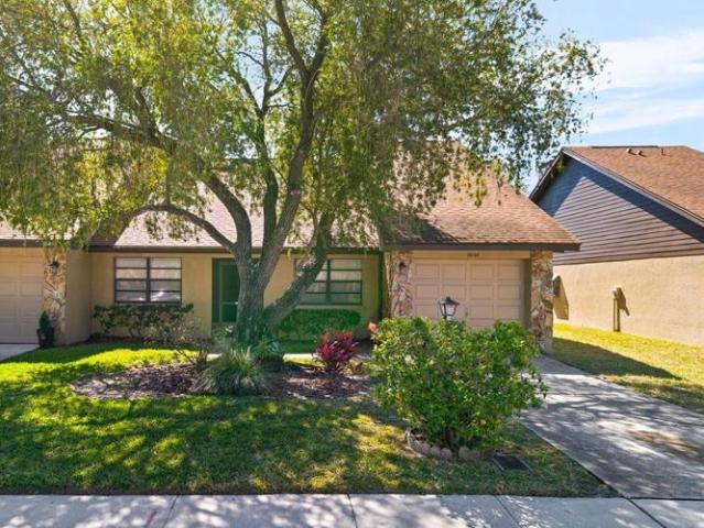 9838 Lake Seminole Dr W, Largo, FL 33773