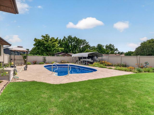 9838 Redbud Road