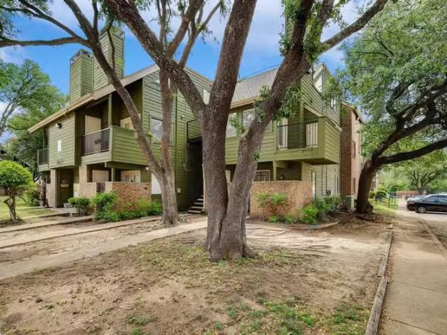 9831 Walnut St #212, Dallas, TX 75243