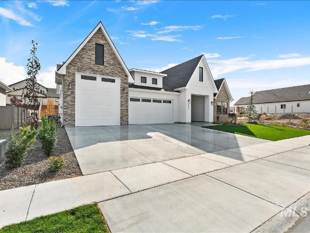 9833 S Peregrine Falcon Ave